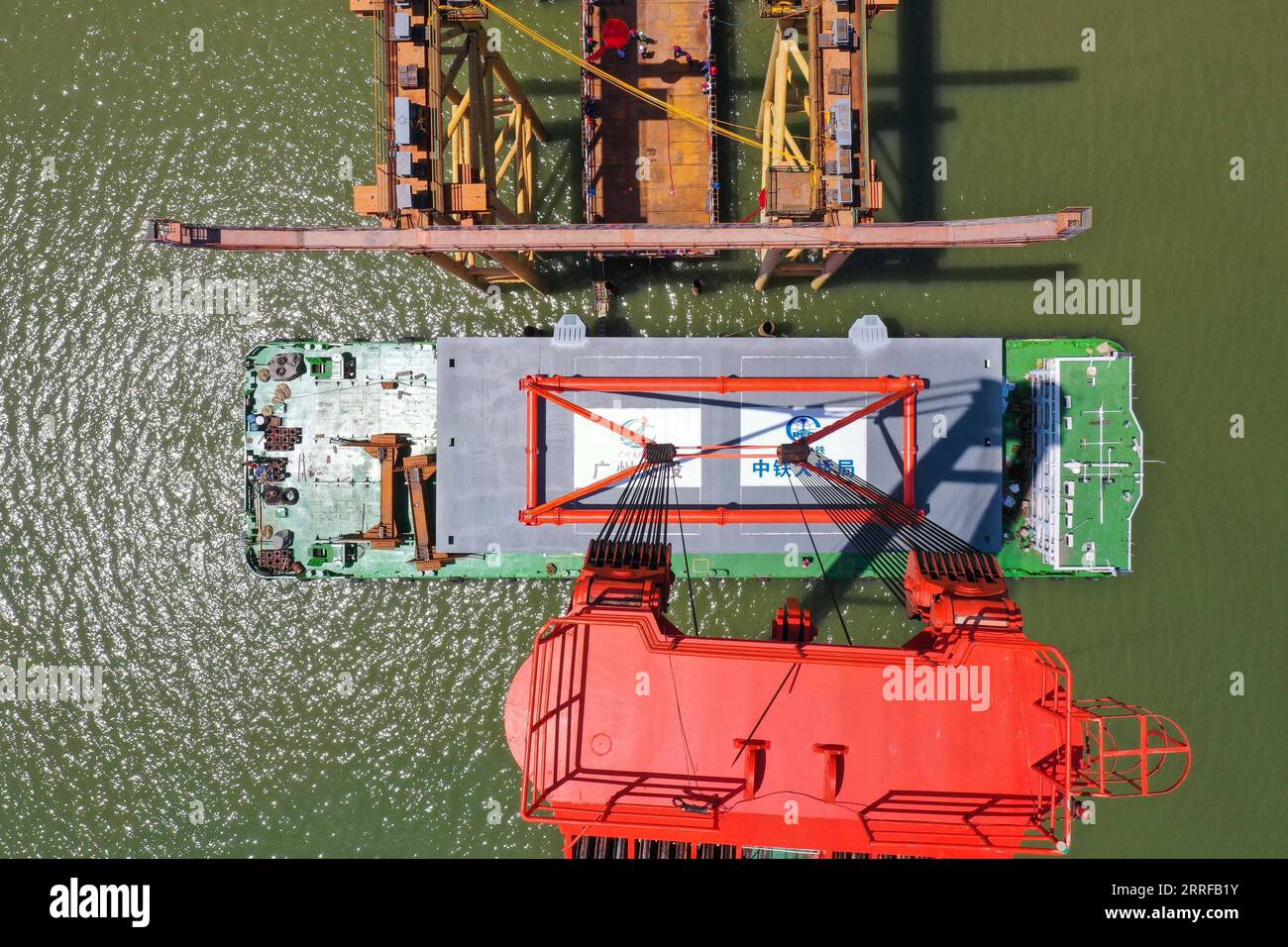 220410 -- GUANGZHOU, April 10, 2022 -- Aerial photo taken on April 10 ...