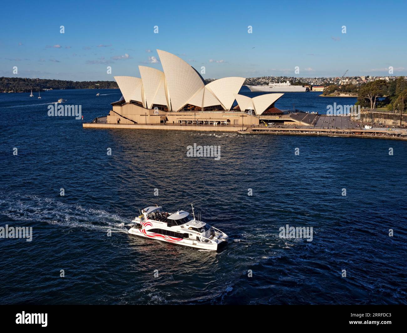 Sydney Australia / A Sydney sightseeing Fantasea cruise boat passes the ...