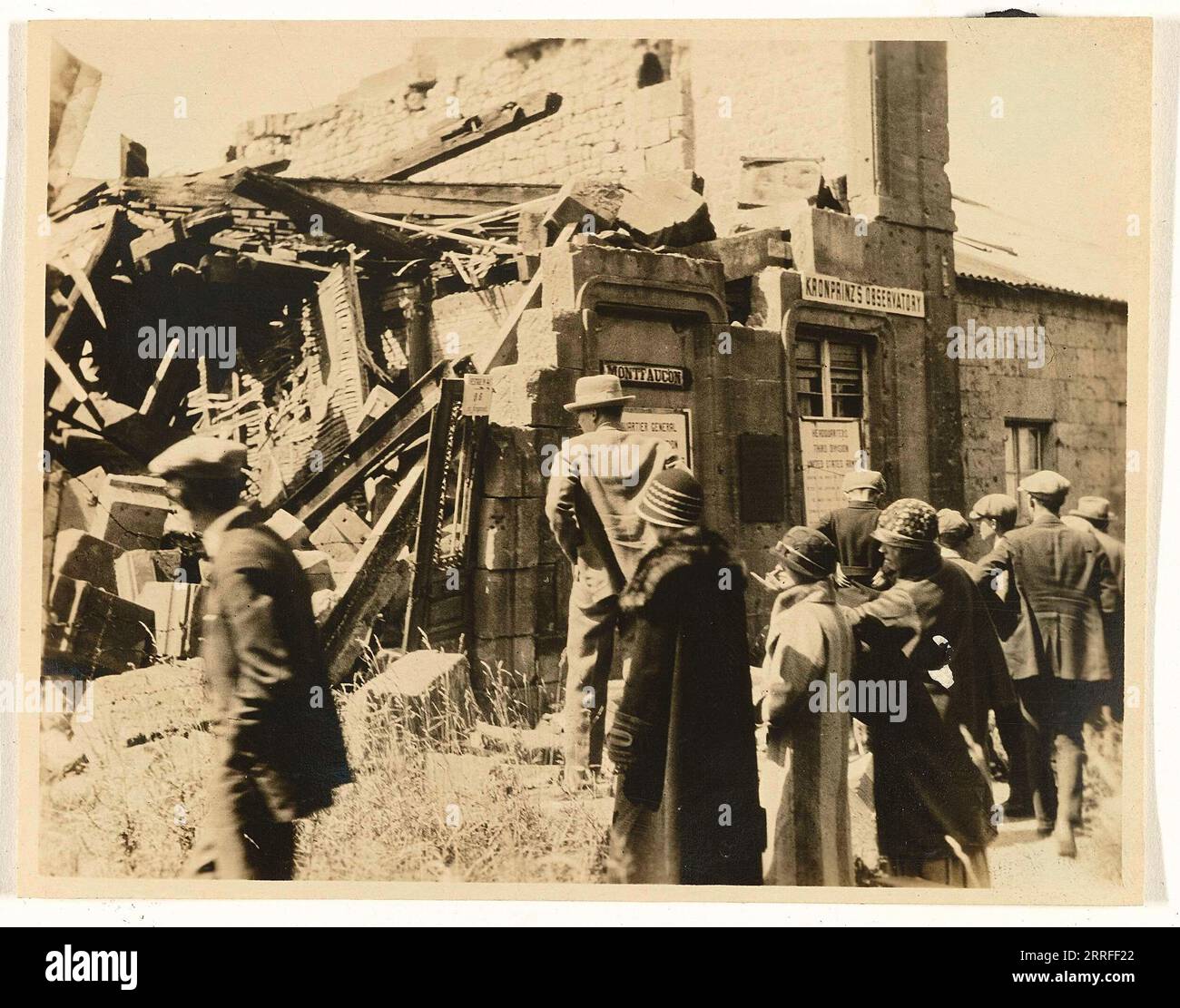 Group of American tourists at the ruins of the 'Kronprinz Observatory ...