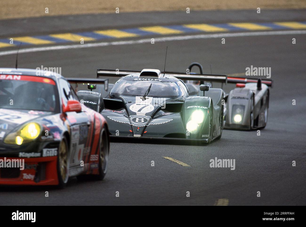 Bentley Team racing in the 2001 Le Mans 24 Hour race with Bentley Speed ...