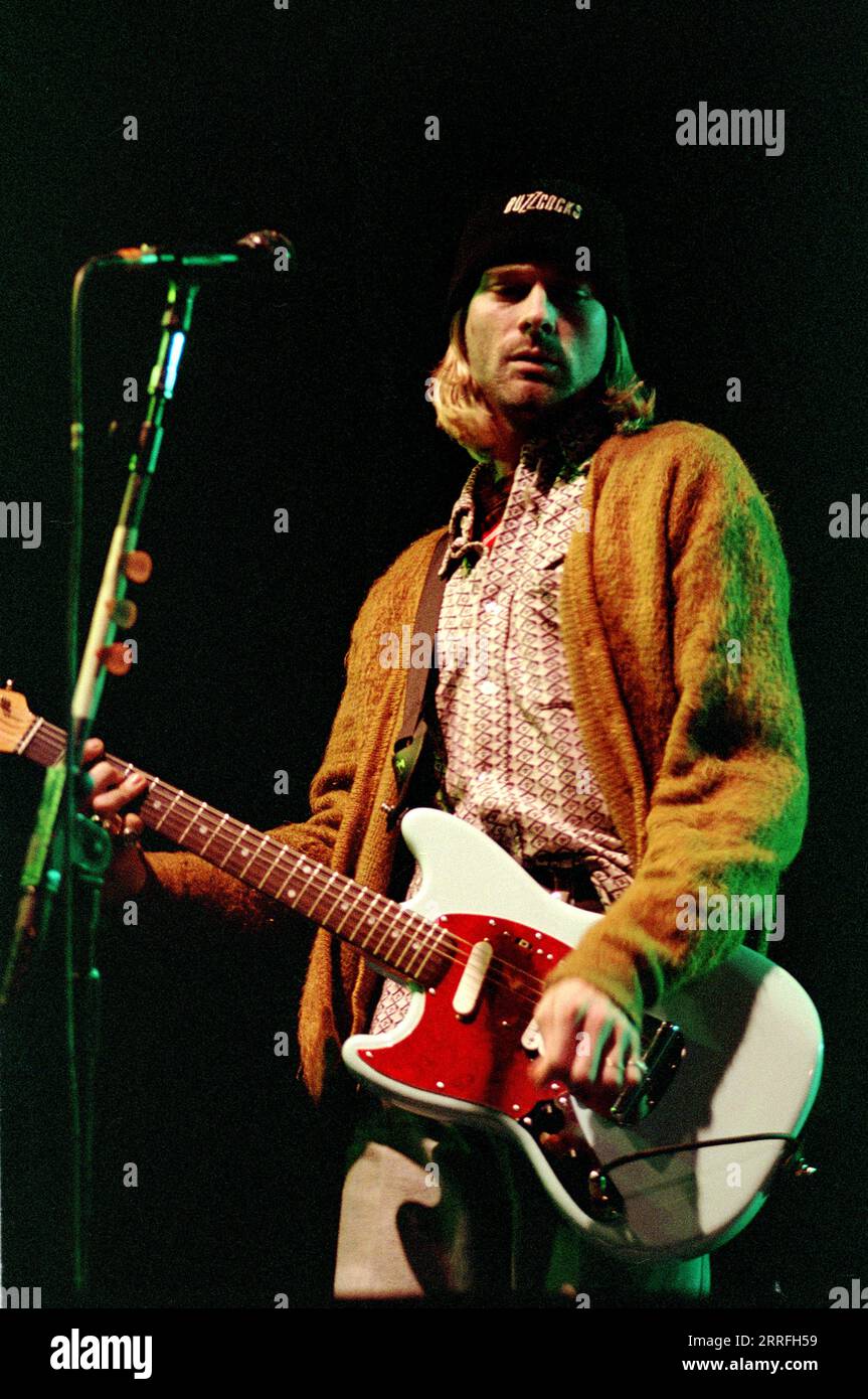 Kurt cobain photographs 1994 hi-res stock photography and images - Alamy