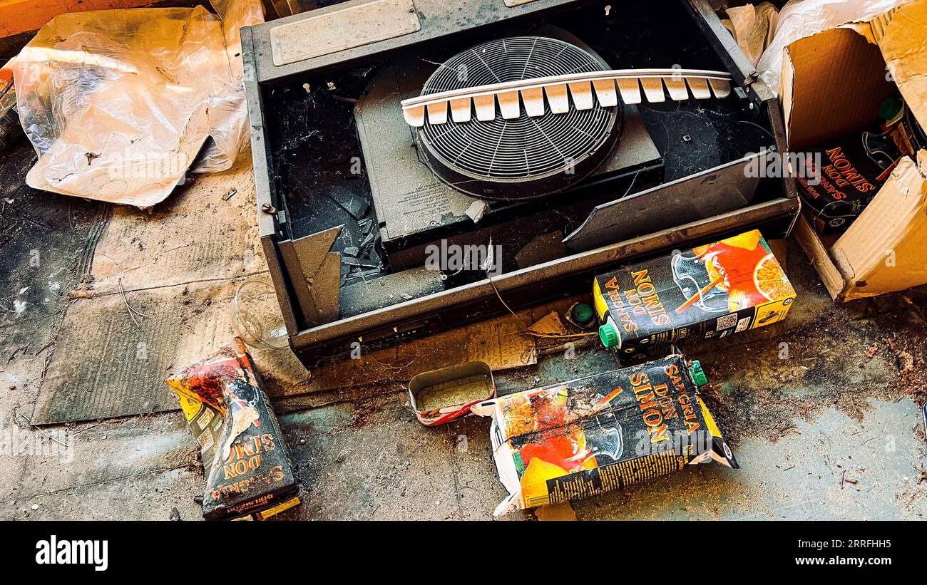 Signs of life left in a hurry. Eleousa: STRIKING images show the ...