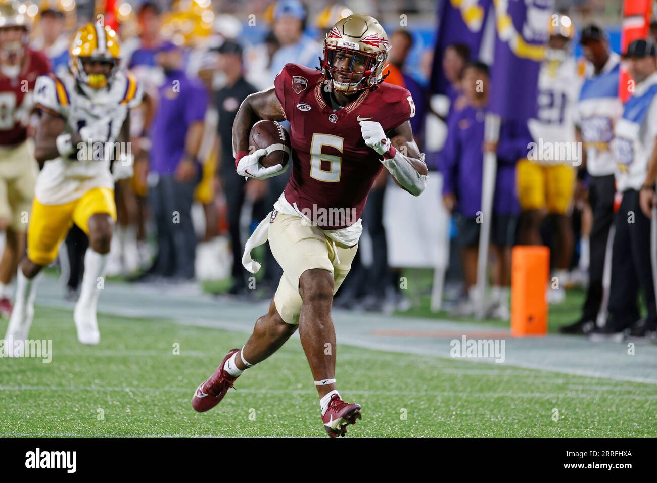 ORLANDO, FL - SEPTEMBER 03: Florida State Seminoles tight end Jaheim ...