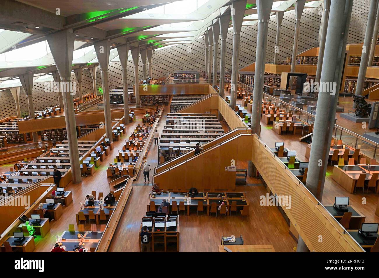 220420 -- CAIRO, April 20, 2022 -- Photo shows a view of the interior ...