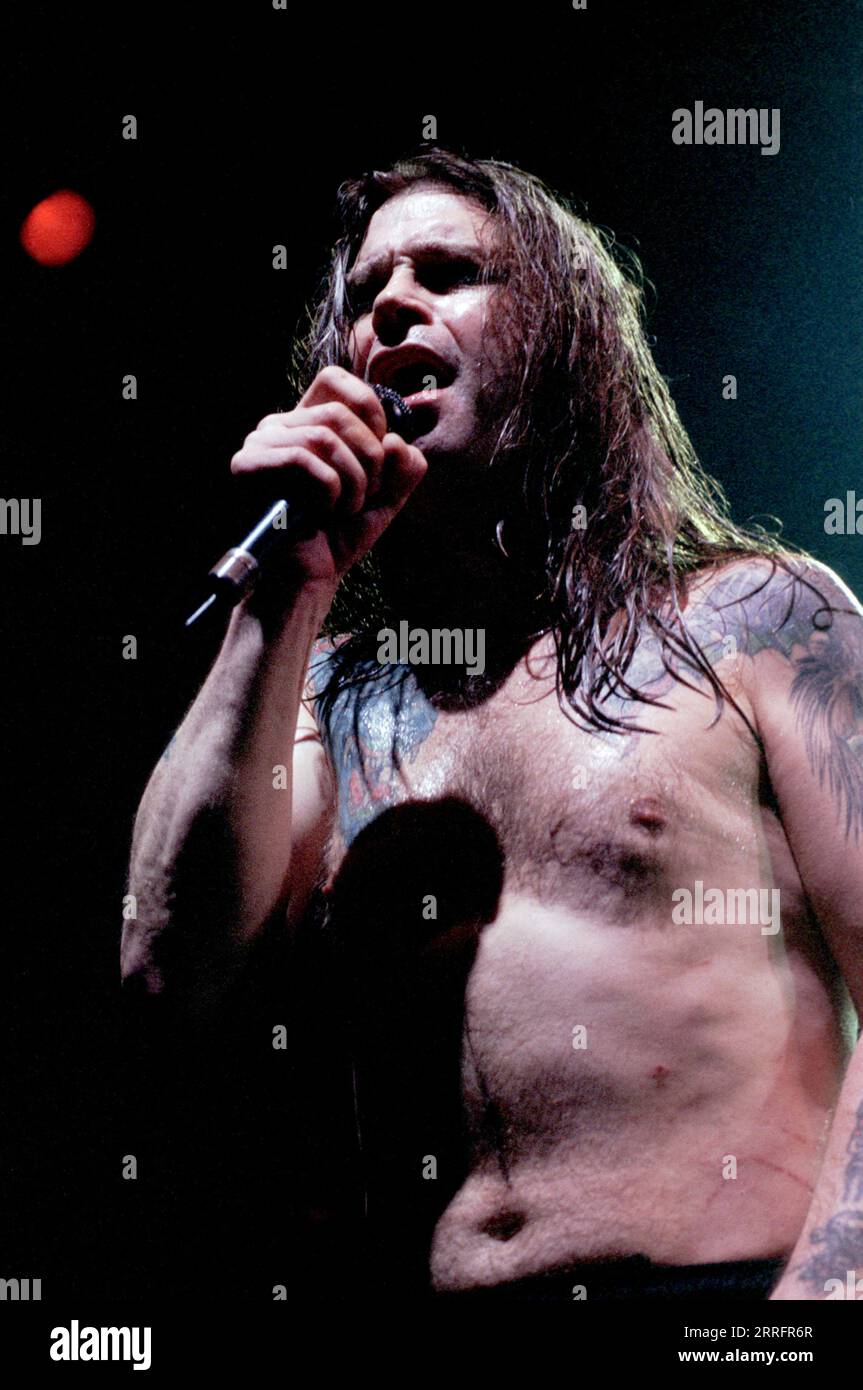 Ozzy osbourne 1995 hi-res stock photography and images - Alamy