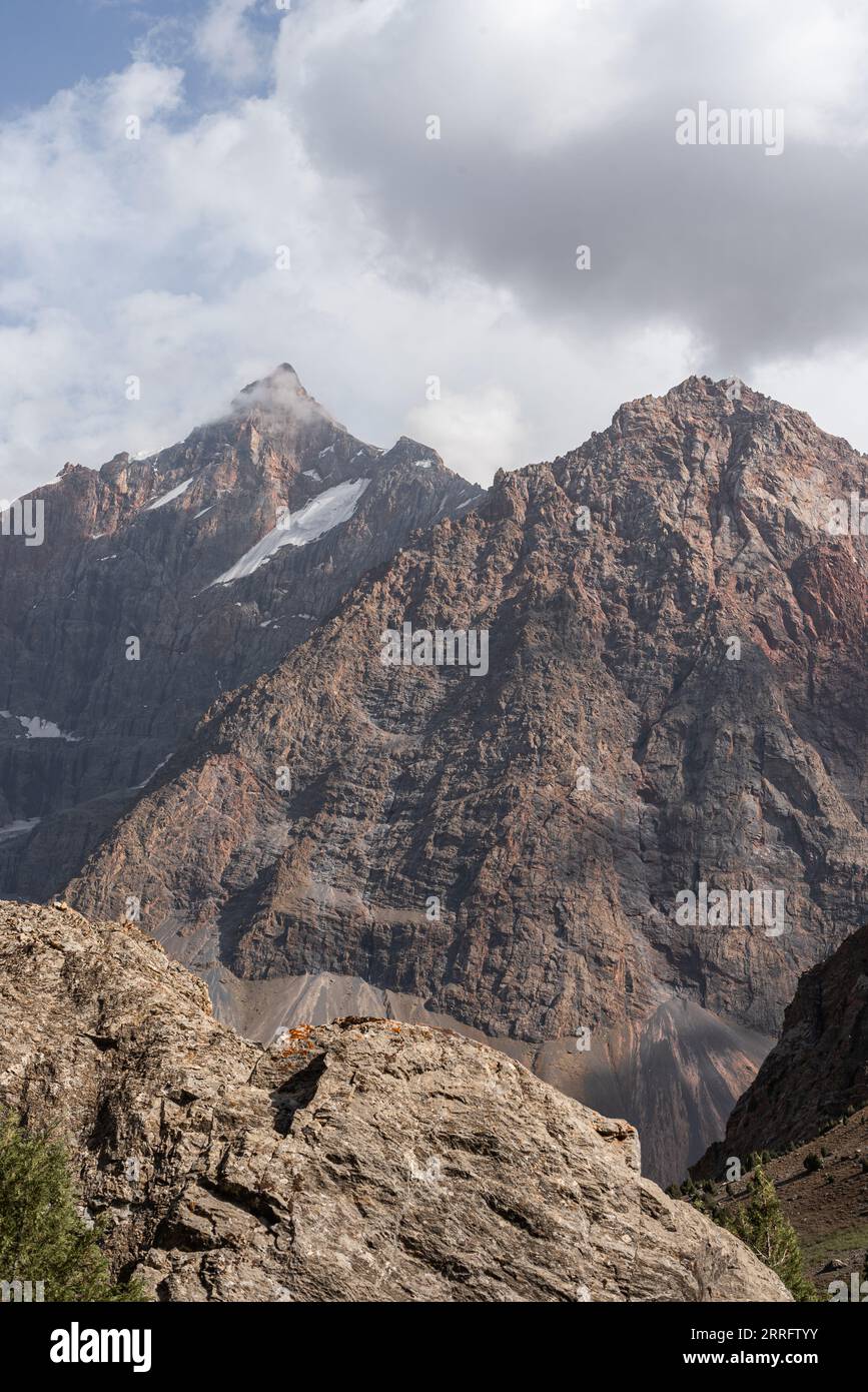 Fan mountains in the heart of Tajikistan Stock Photo - Alamy