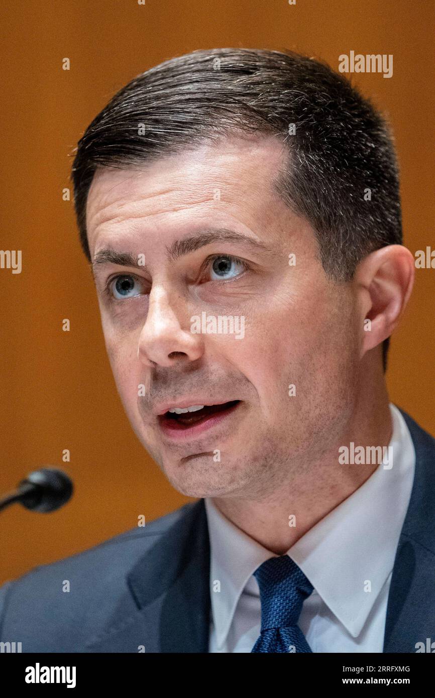 Department pete hi-res stock photography and images - Alamy