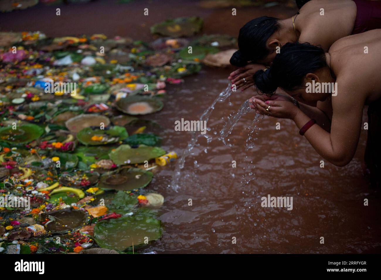 Nepalese hindu devotees hi-res stock photography and images - Alamy