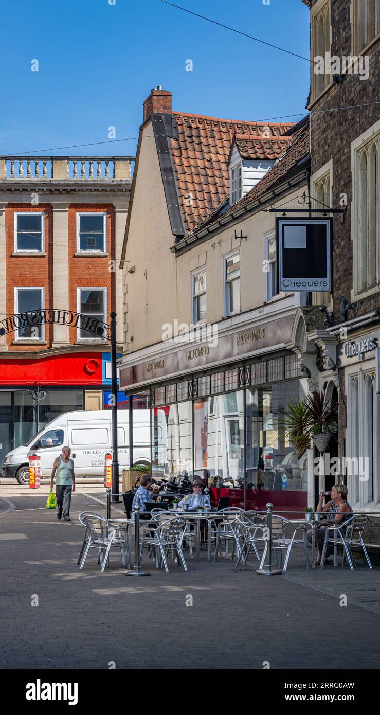 Butchers Row Grantham Lincolnshire – A pavement café and bar on hot ...