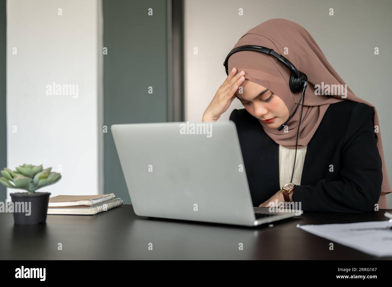 Trouble hotline hi-res stock photography and images - Alamy