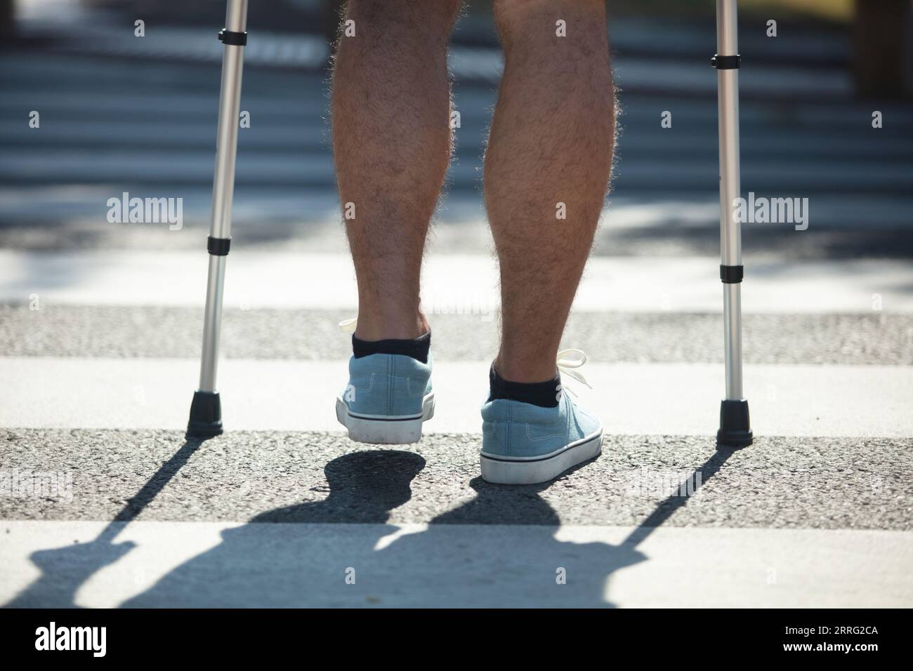 Back view person crosswalk hi-res stock photography and images - Alamy