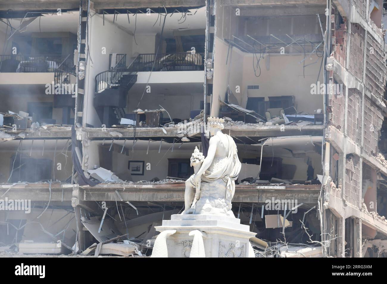 Cuba hotel explosion hi-res stock photography and images - Alamy