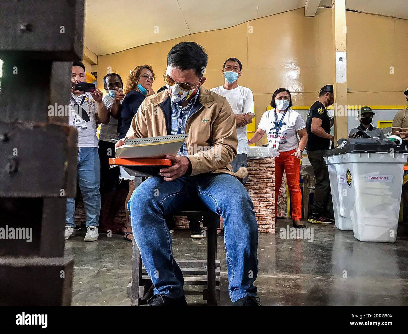 220509 -- MANILA, May 9, 2022 -- Presidential candidate and Philippine ...