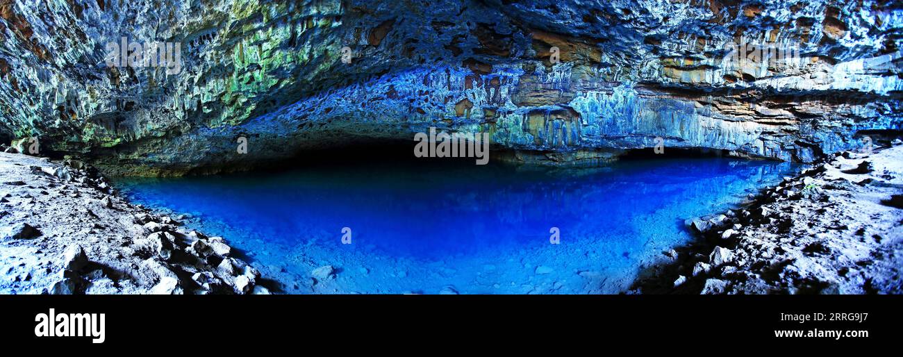 Blue room cave kauai hi-res stock photography and images - Alamy