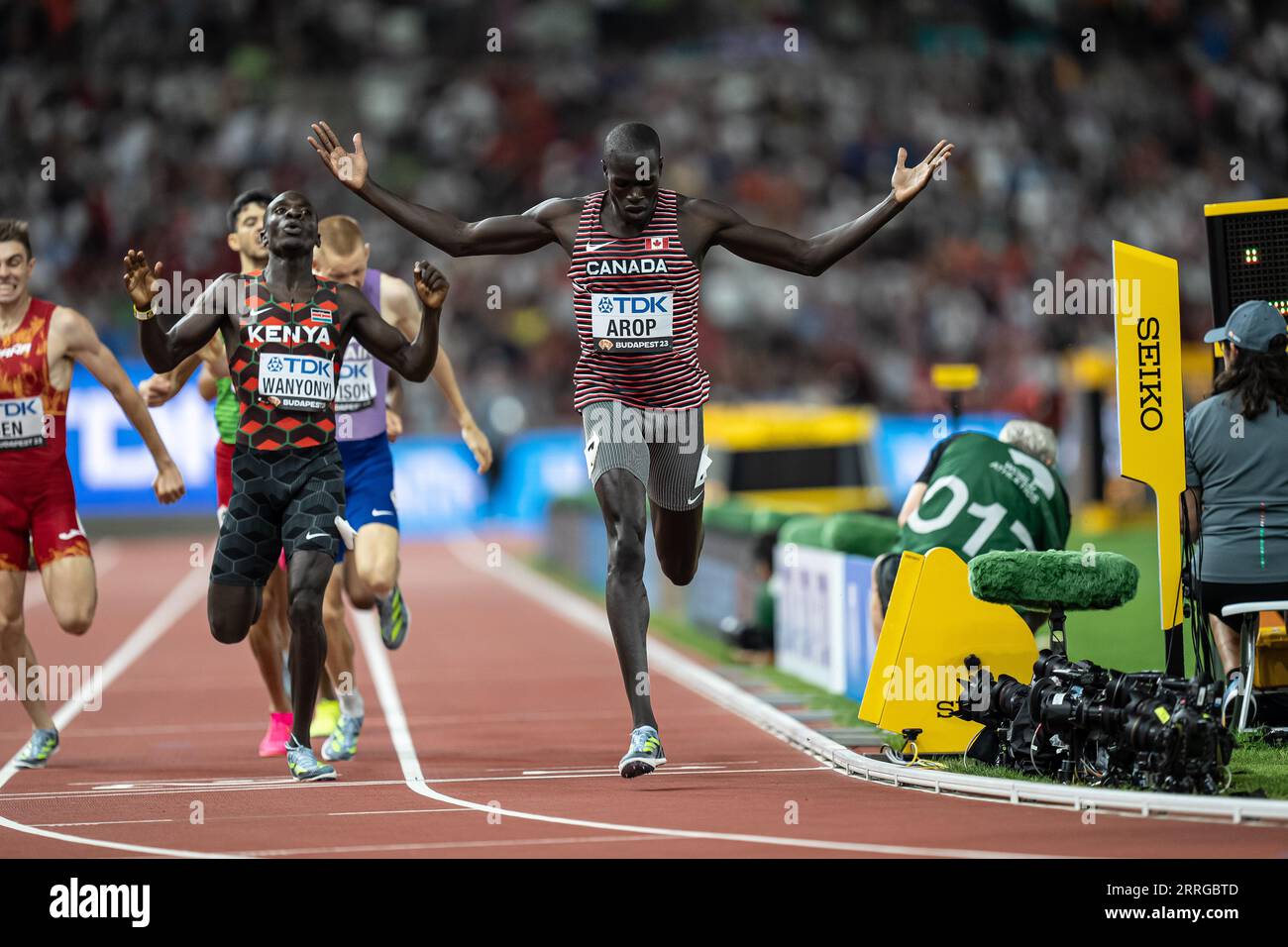 Marco Arop winning in the 800 meters at the World Athletics ...