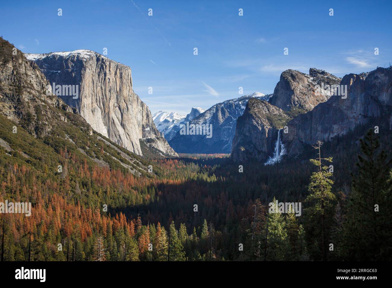 Tunnel view in yosemite national park hi-res stock photography and ...