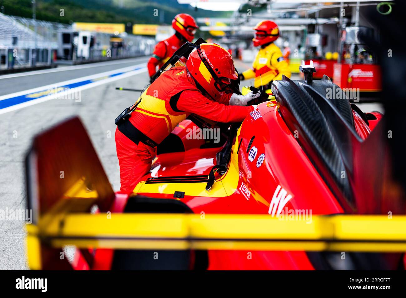 Ferrari AF Corse, Ferrari 499P, mechanic, mecanicien during the 6 Hours ...