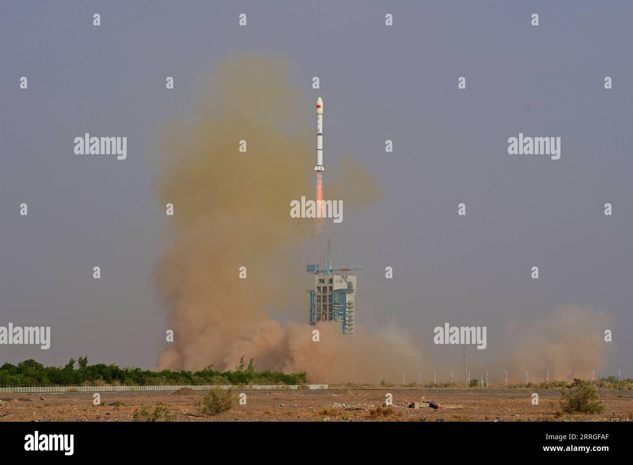 China jiuquan satelites launch hi-res stock photography and images - Alamy
