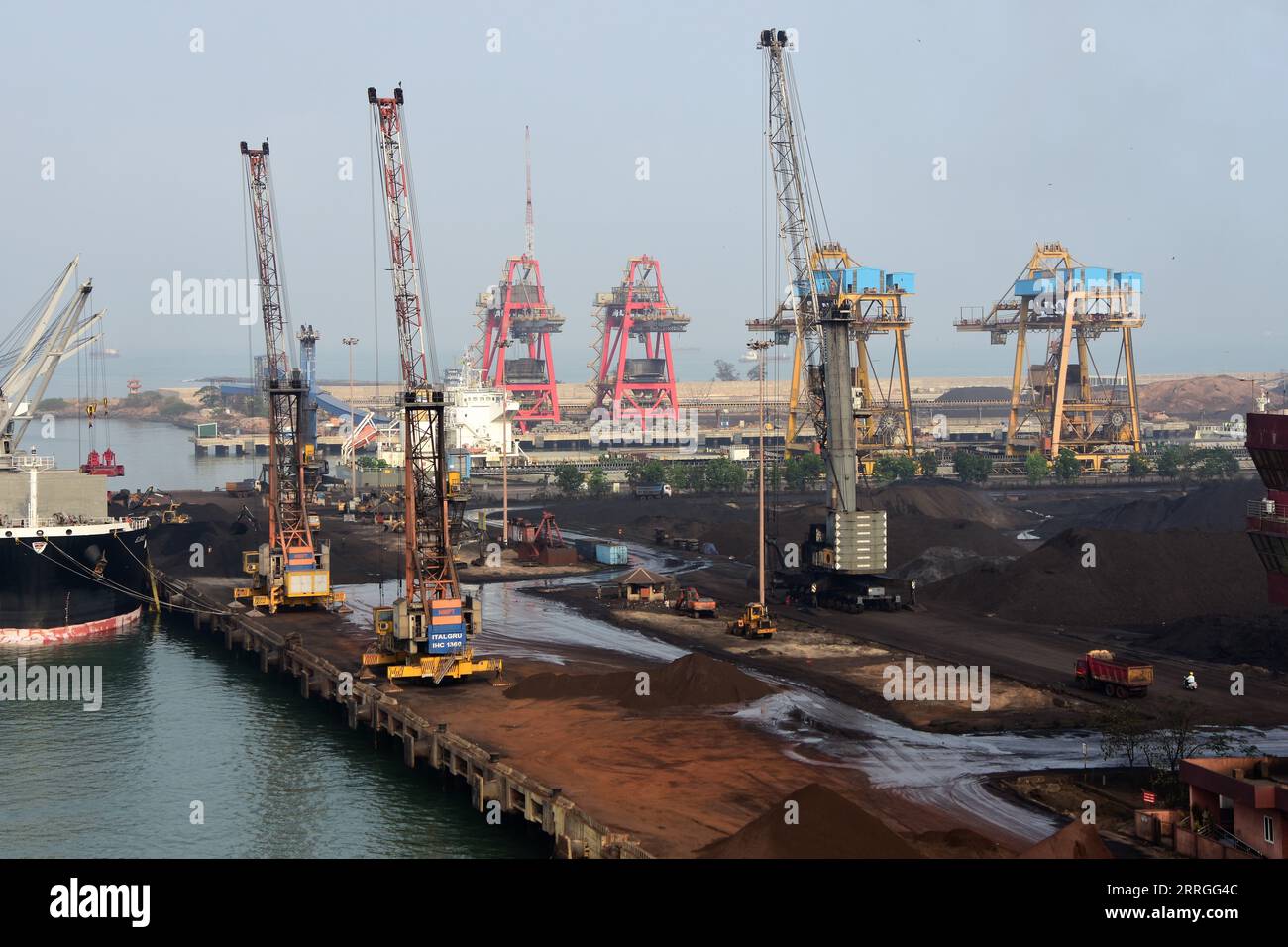 Aerial view new warehouses hi-res stock photography and images - Alamy