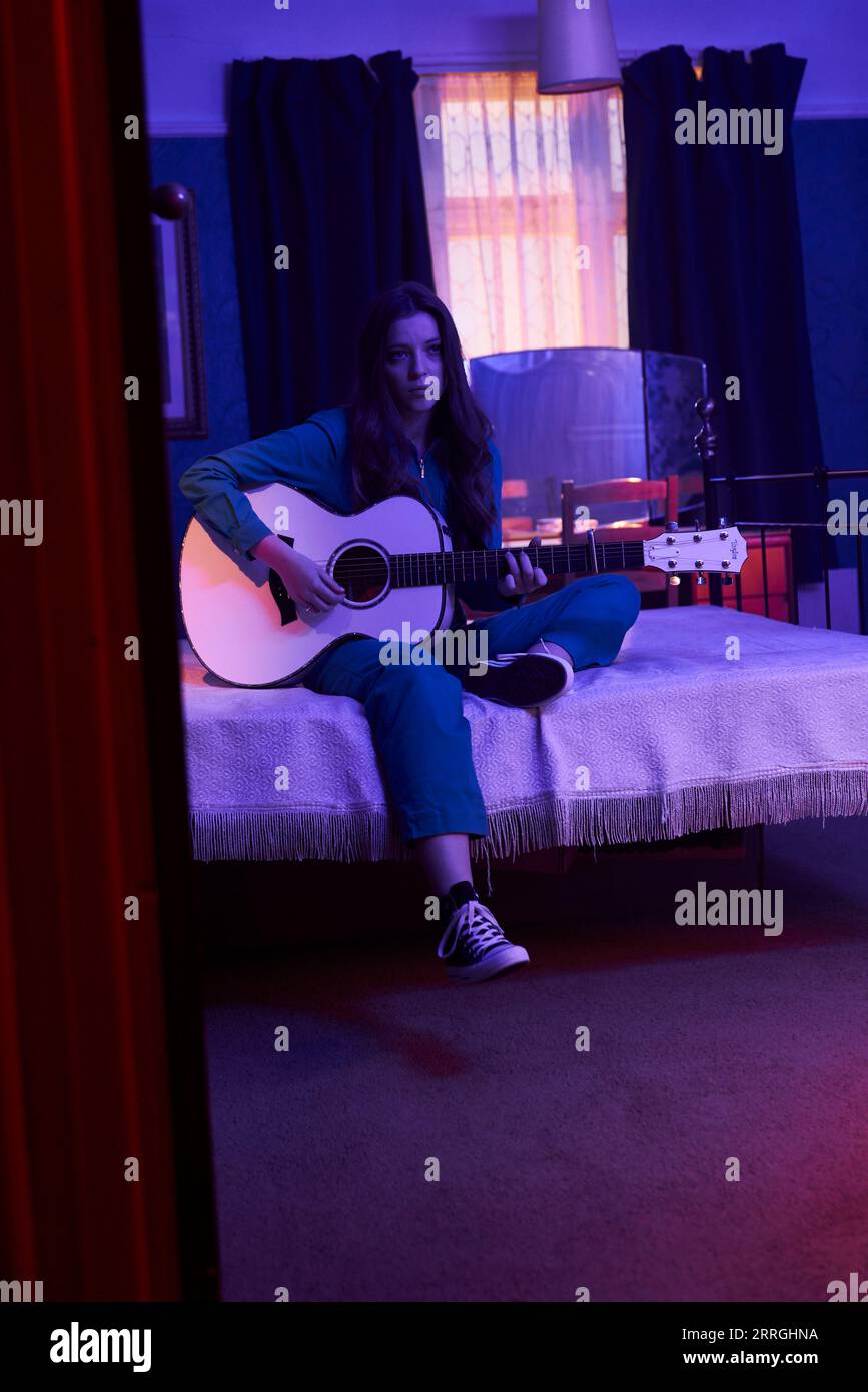 Jade bird musician hi-res stock photography and images - Alamy