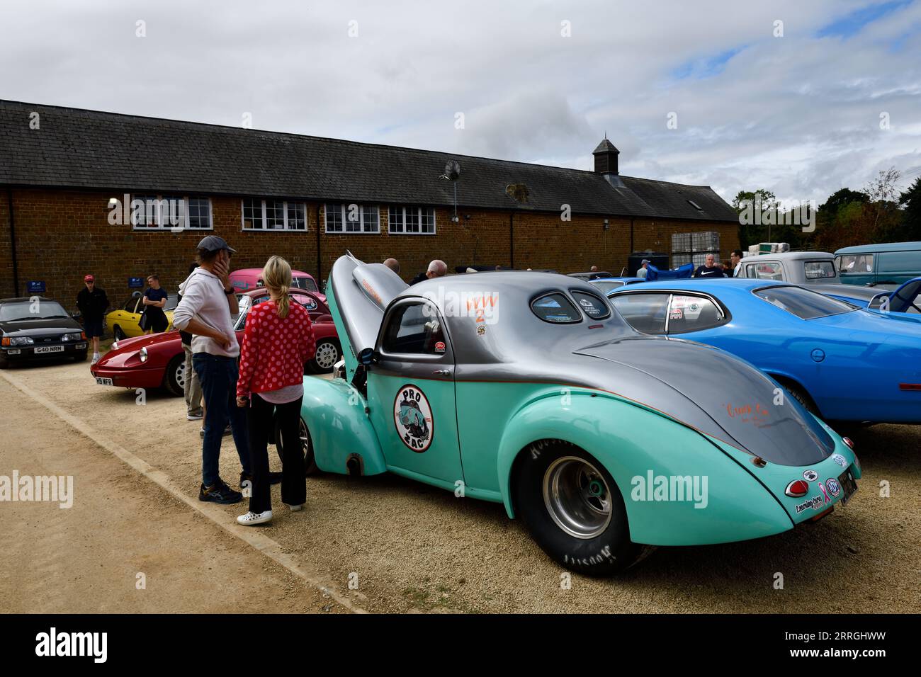 Cotswolds, UK. 13th Aug, 2023. Hook Norton Brewery Classic Car Meeting ...