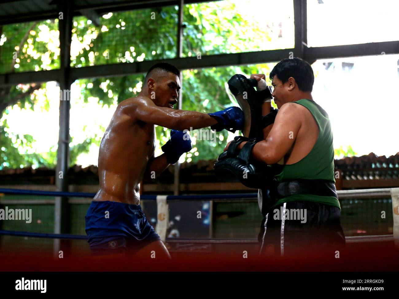 220525 -- YANGON, May 25, 2022 -- An amateur for Lethwei, also known as ...