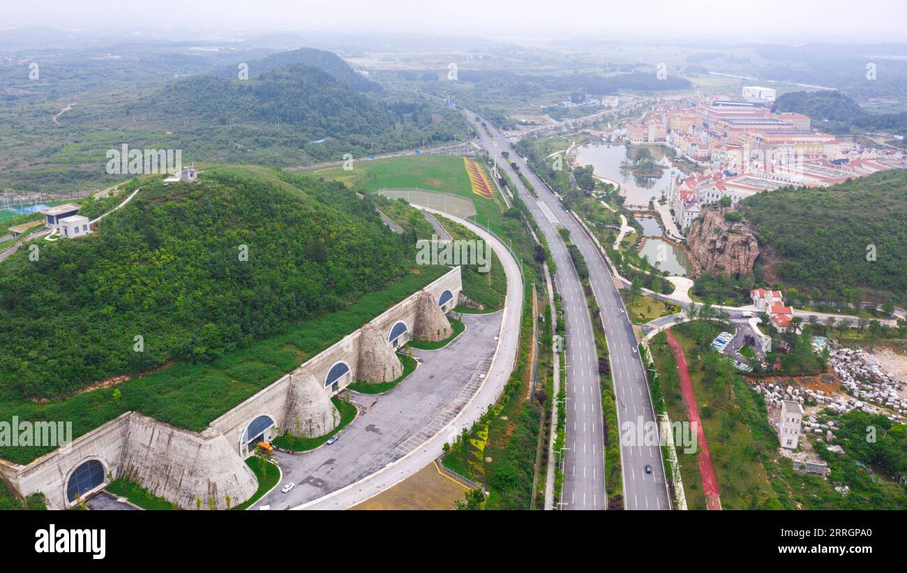 Huawei cloud hi-res stock photography and images - Alamy