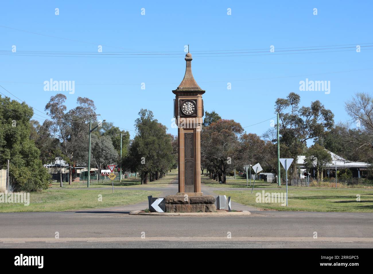 Bogan gate war memorial clock tower hi-res stock photography and images ...