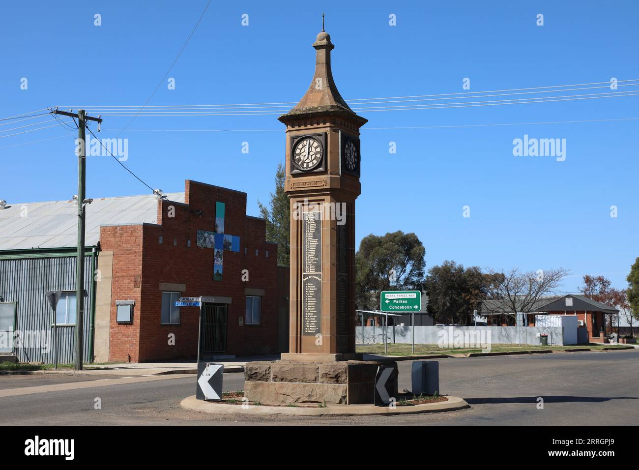 Bogan gate war memorial clock tower hi-res stock photography and images ...