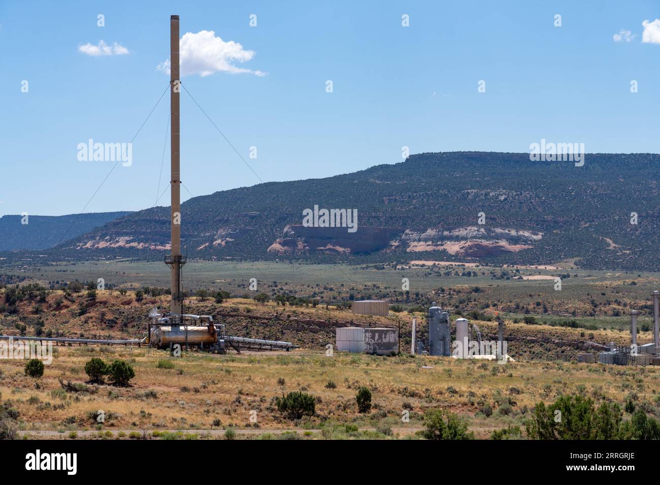 A gas recycling plant removes the poisonous H2s from the natural gas ...