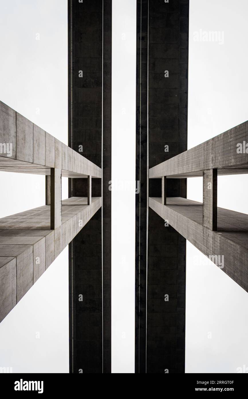 Stark bridge hi-res stock photography and images - Alamy