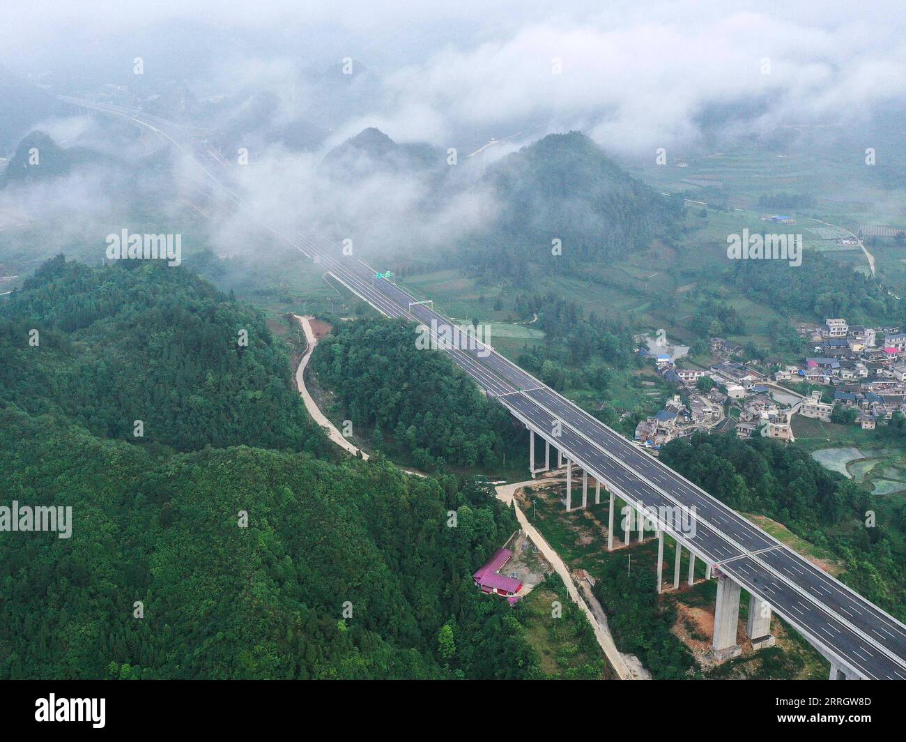 Shitouzhai hi-res stock photography and images - Alamy