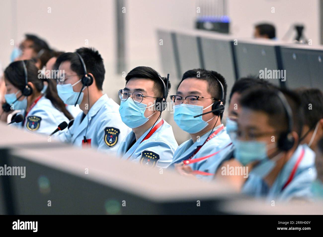 220605 -- BEIJING, June 5, 2022 -- Technical personnel monitor China s ...