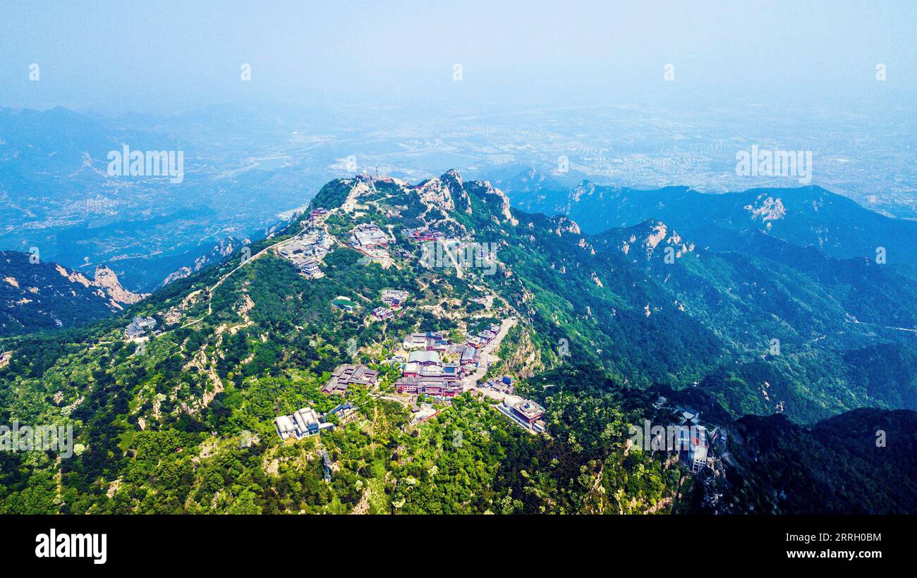 Famous scenic spots in shandong province hi-res stock photography and ...