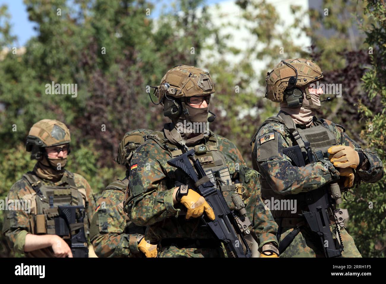 German armed special operations force hi-res stock photography and ...
