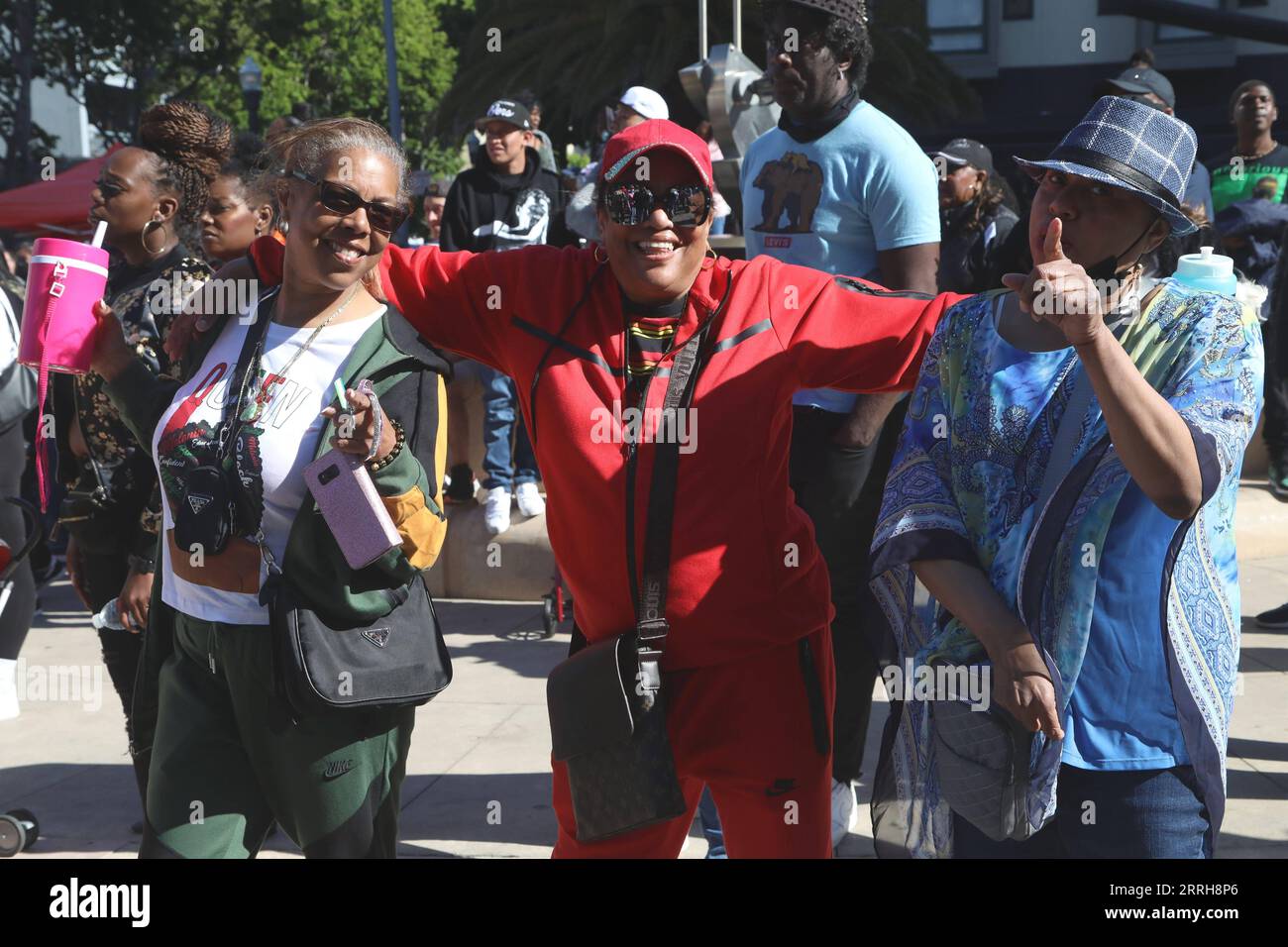 220620 -- SAN FRANCISCO, June 20, 2022 -- People take part in a ...