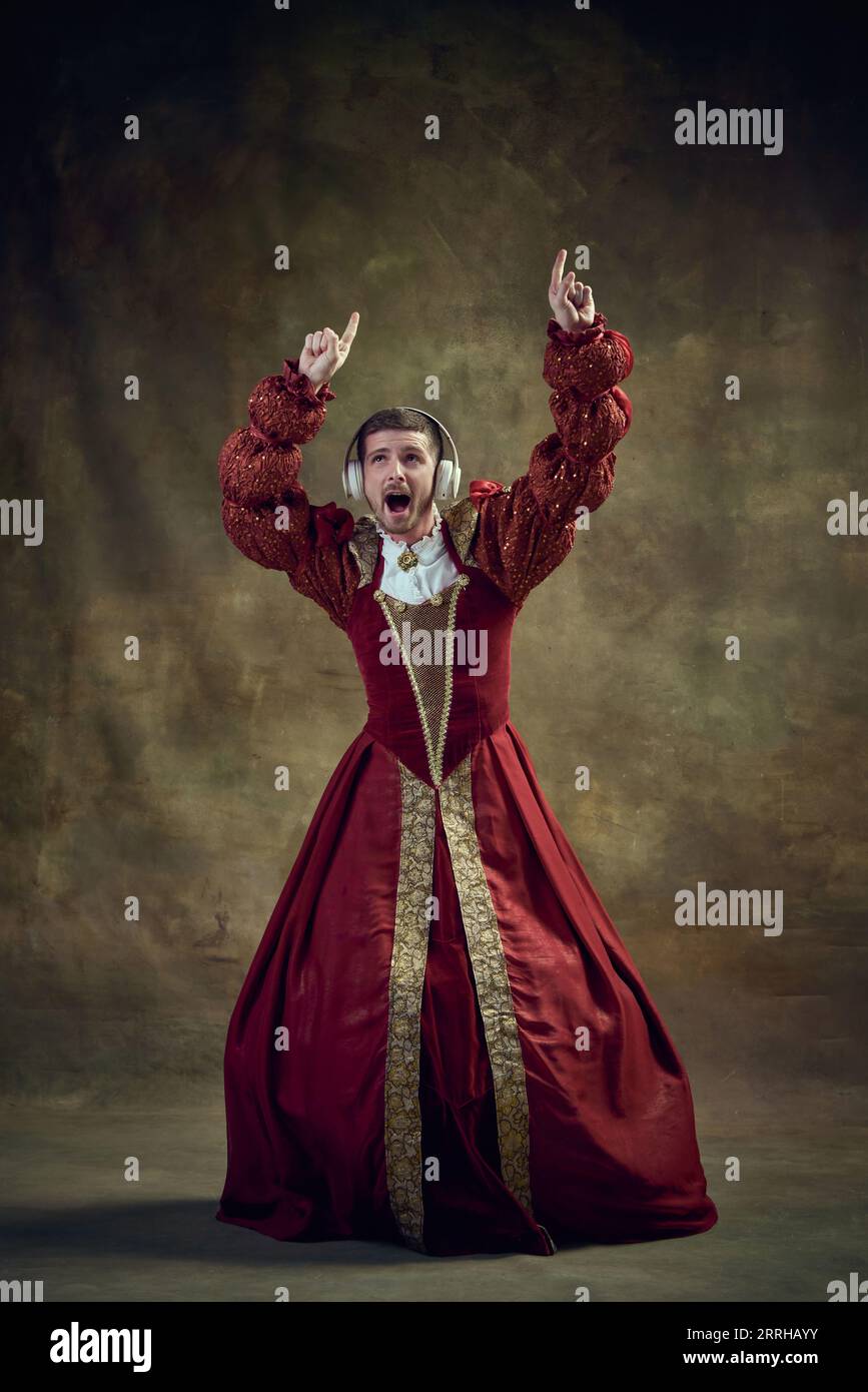 Vintage couture travel hi-res stock photography and images - Alamy