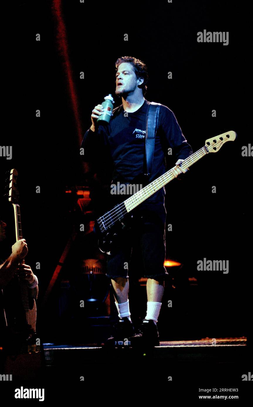 James hetfield 1996 hi-res stock photography and images - Alamy