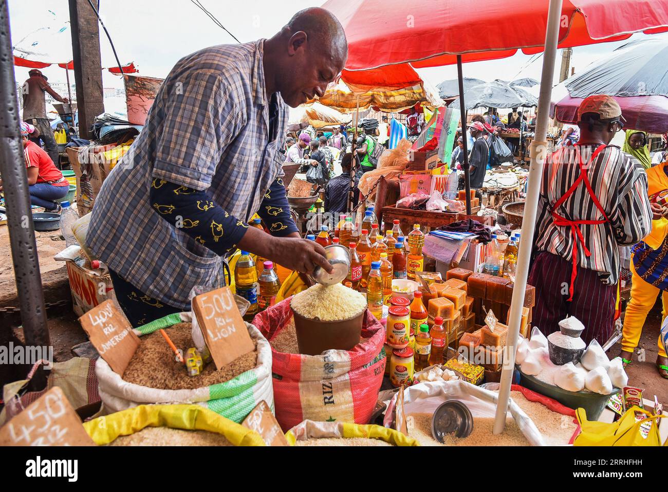 Market stall cameroon hi-res stock photography and images - Alamy