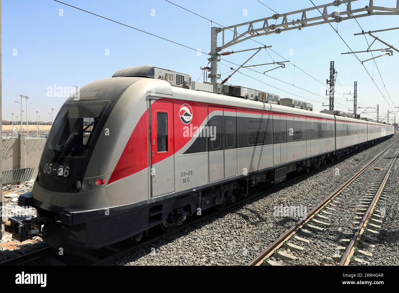 220630 -- CAIRO, June 30, 2022 -- Photo shows the Light Rail Transit train during a trial run at ...