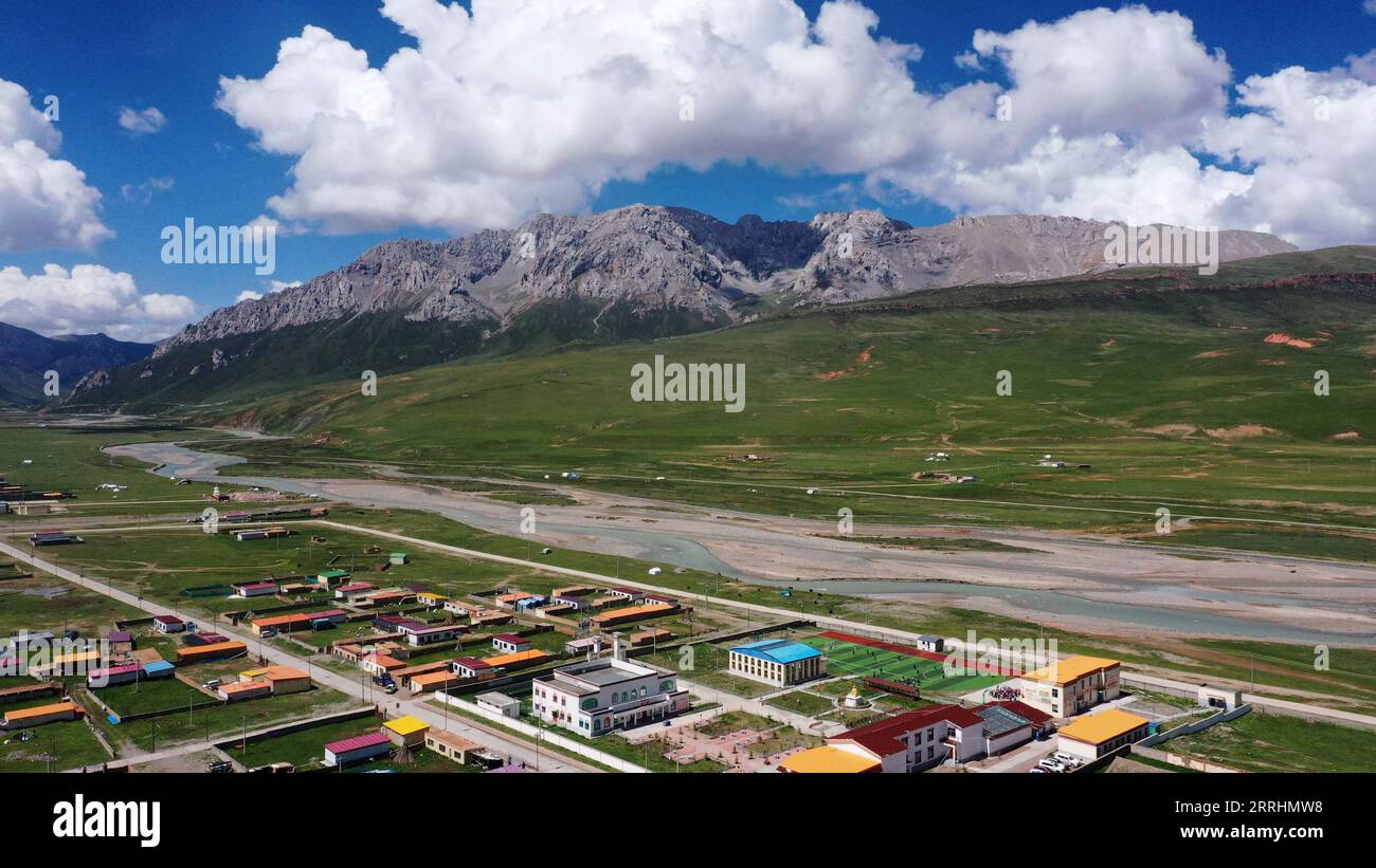 Aerial view xining china hi-res stock photography and images - Alamy