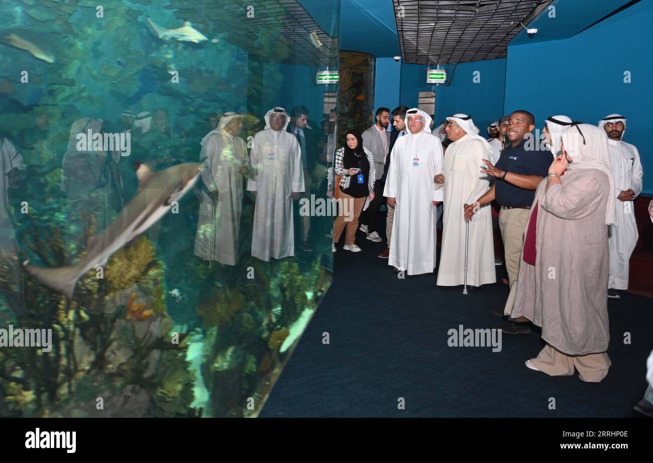 Kuwithwall hi-res stock photography and images - Alamy