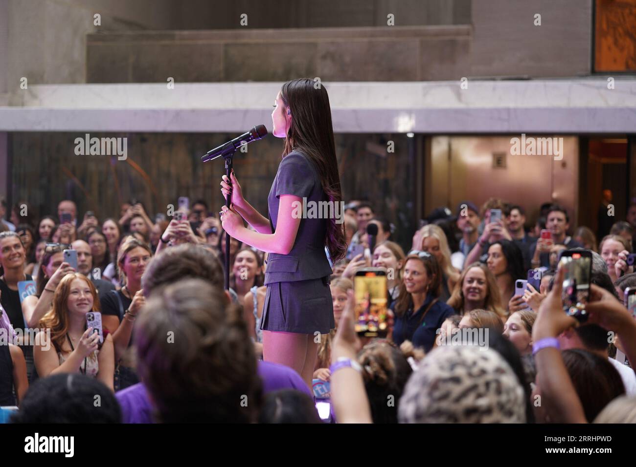 Olivia rodrigo audience hi-res stock photography and images - Alamy