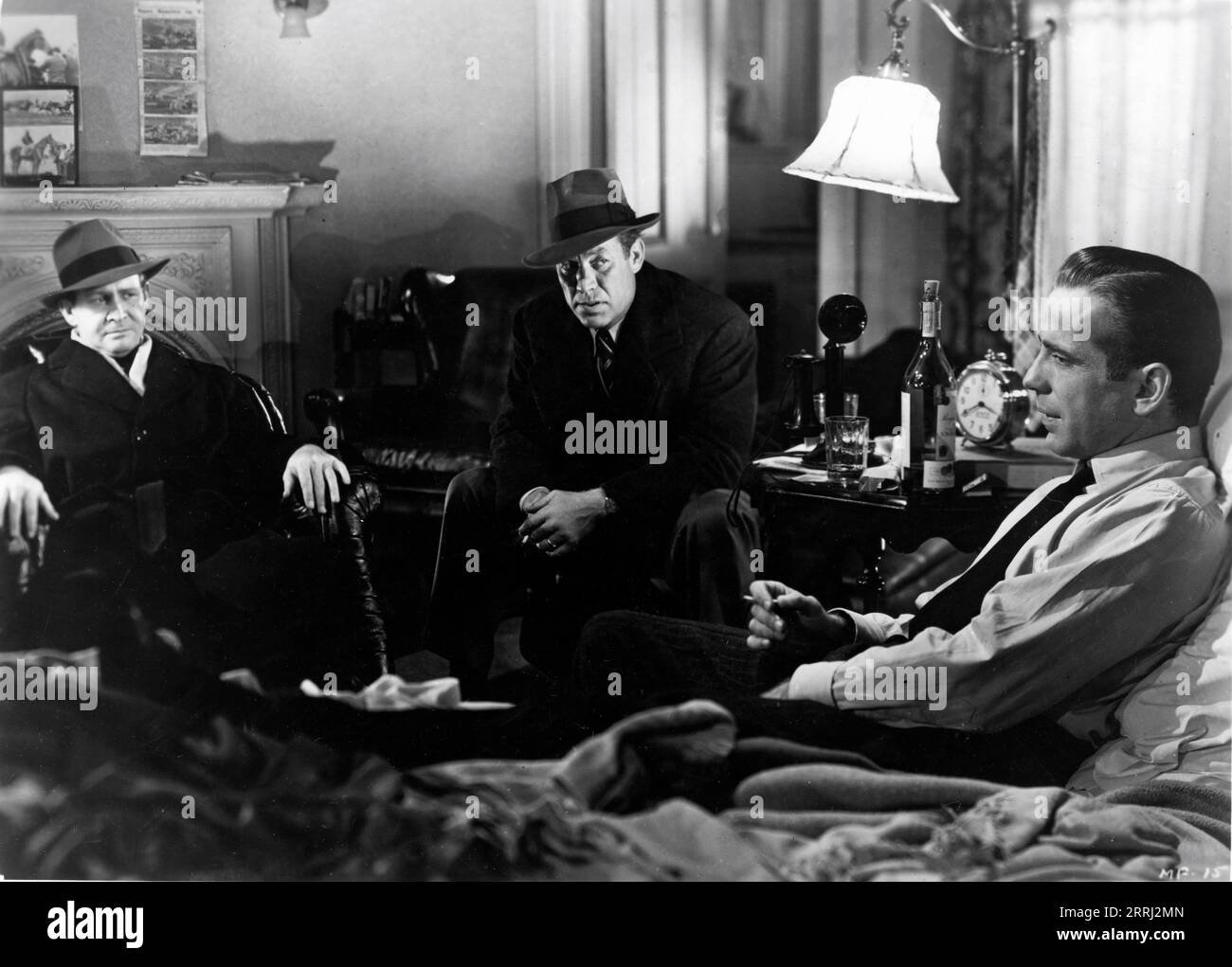 BARTON MacLANE WARD BOND and HUMPHREY BOGART in THE MALTESE FALCON 1941 ...