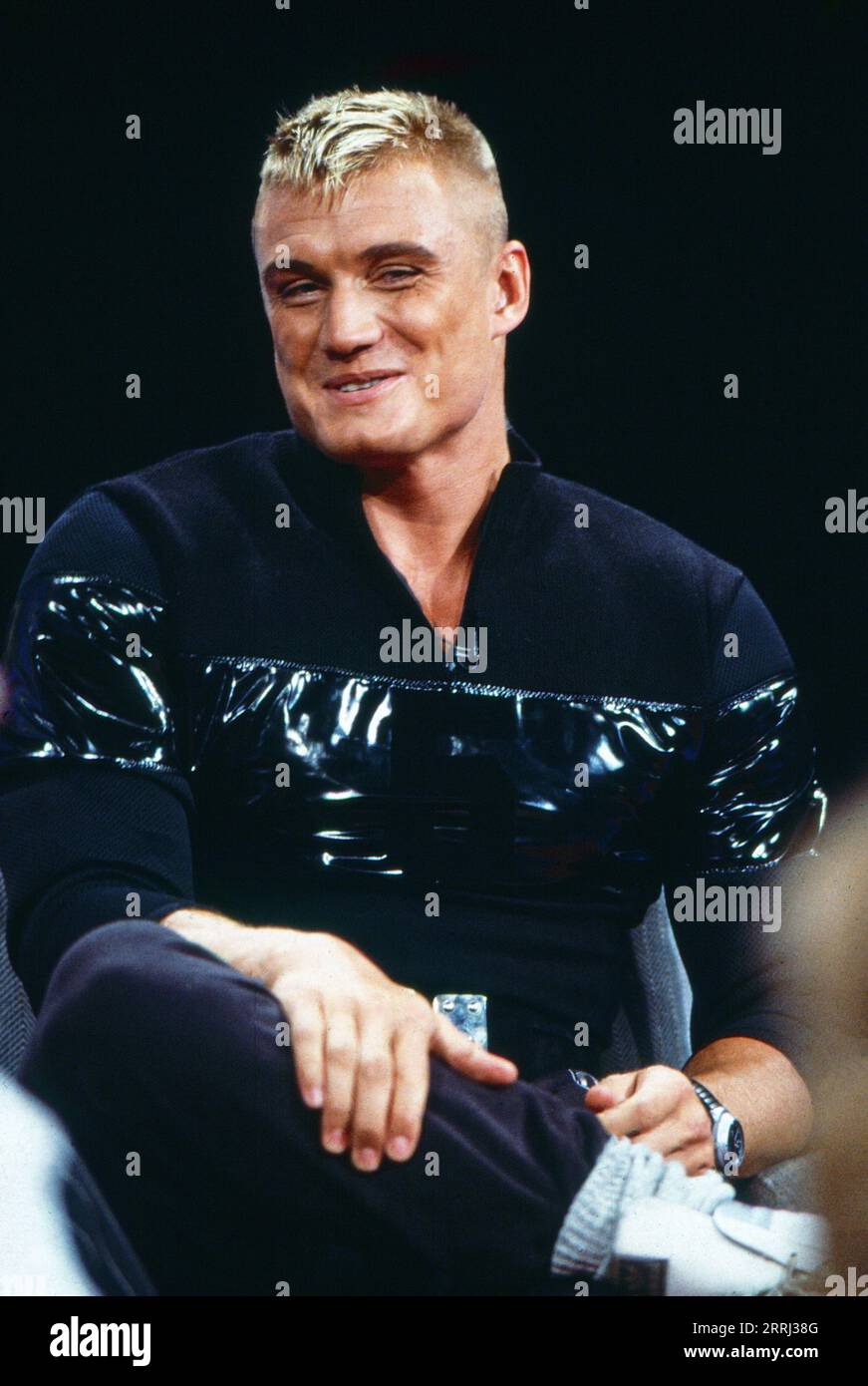 Dolph Lundgren in der ZDF Show "Wetten dass" vom 20. Dezember 1987 aus ...