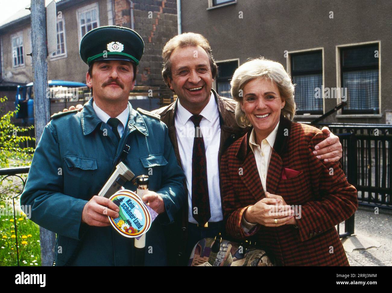 Günter Wewel, deutscher Opernsänger und Moderator (Bildmitte), mit ...