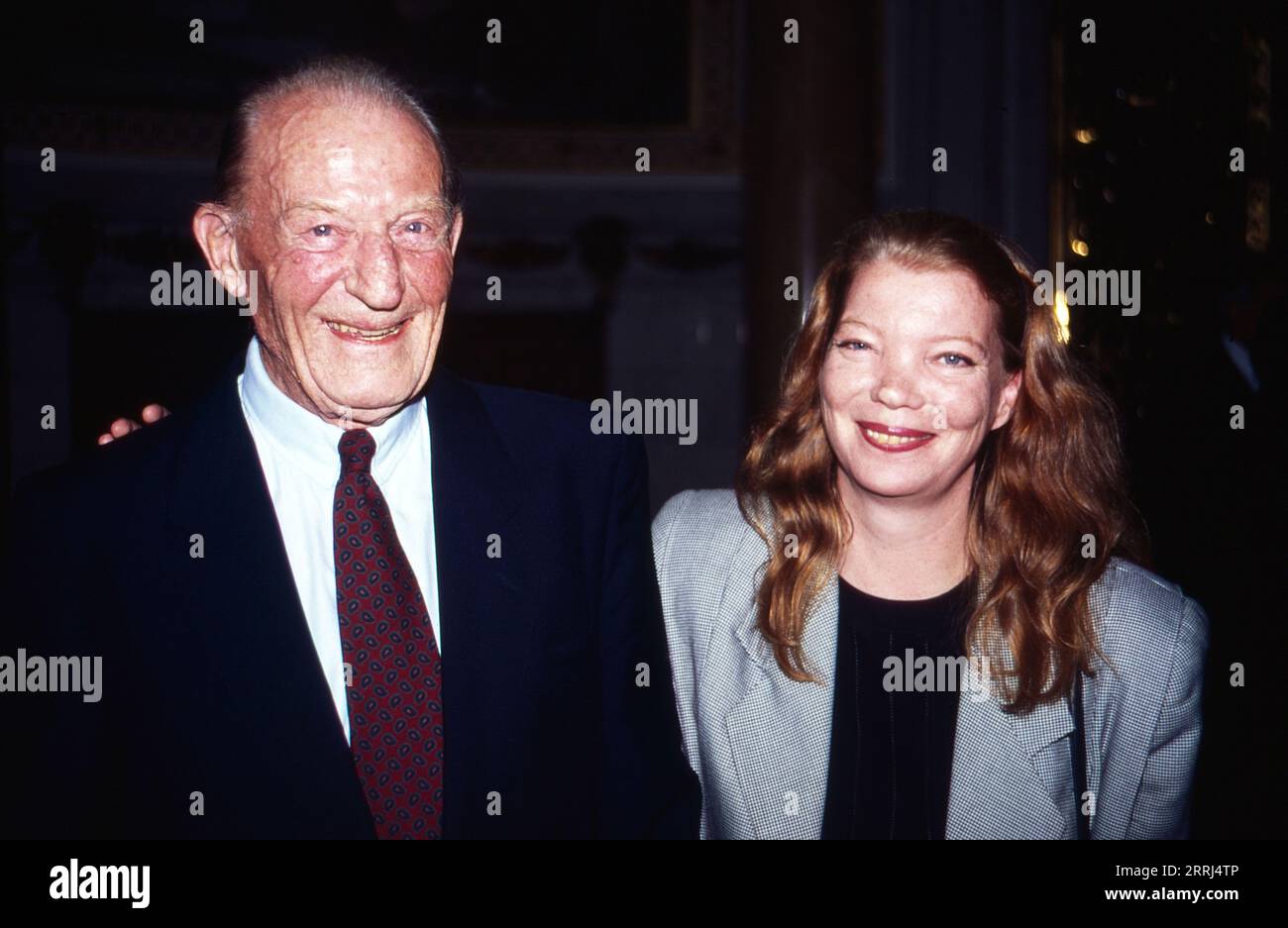 Peter von Zahn, deutscher Hörfunk- und Fernsehjournalist, mit Tochter ...