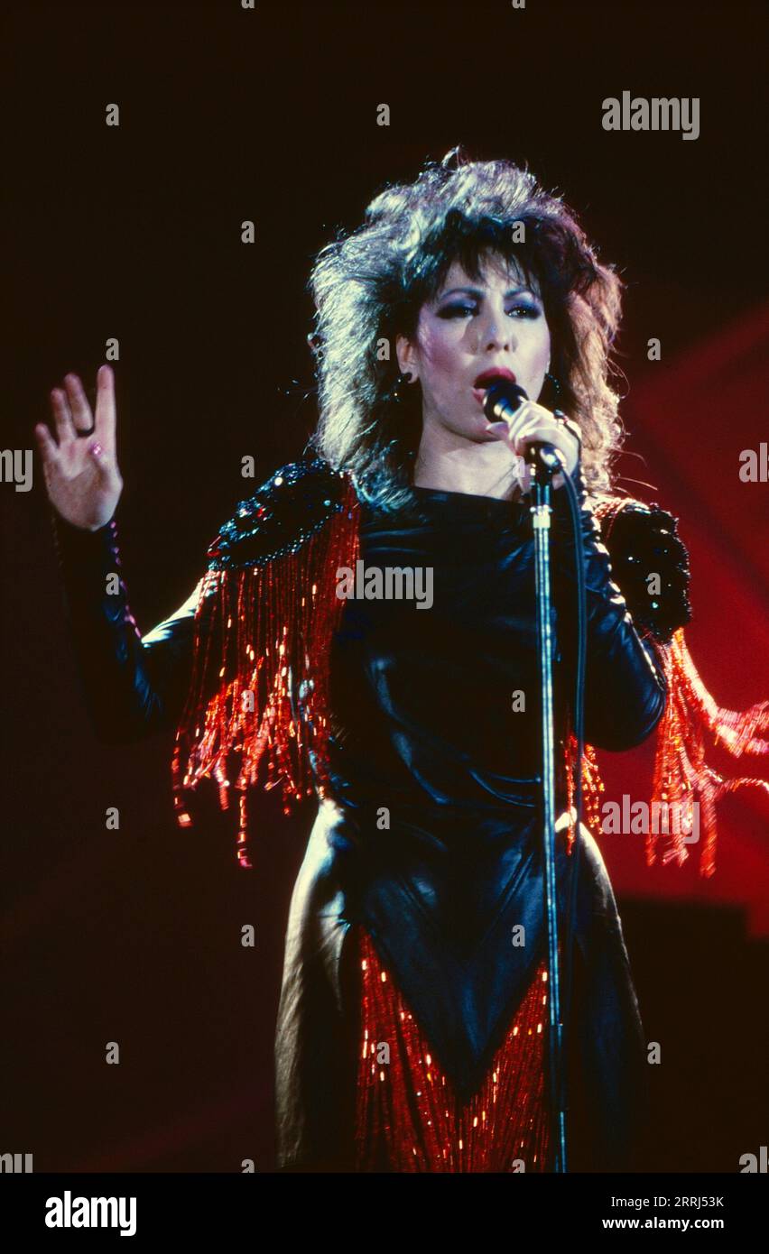 Jennifer Rush, amerikanische Rock und Pop Sängerin, bei einem Auftritt ...