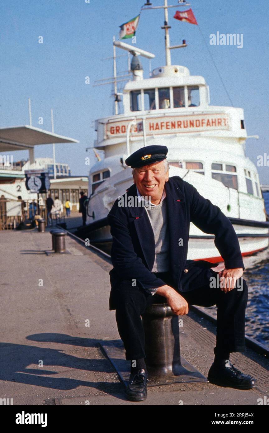 Heinz Reincke, deutscher Schauspieler, Portrait am Hamburger Hafen ...