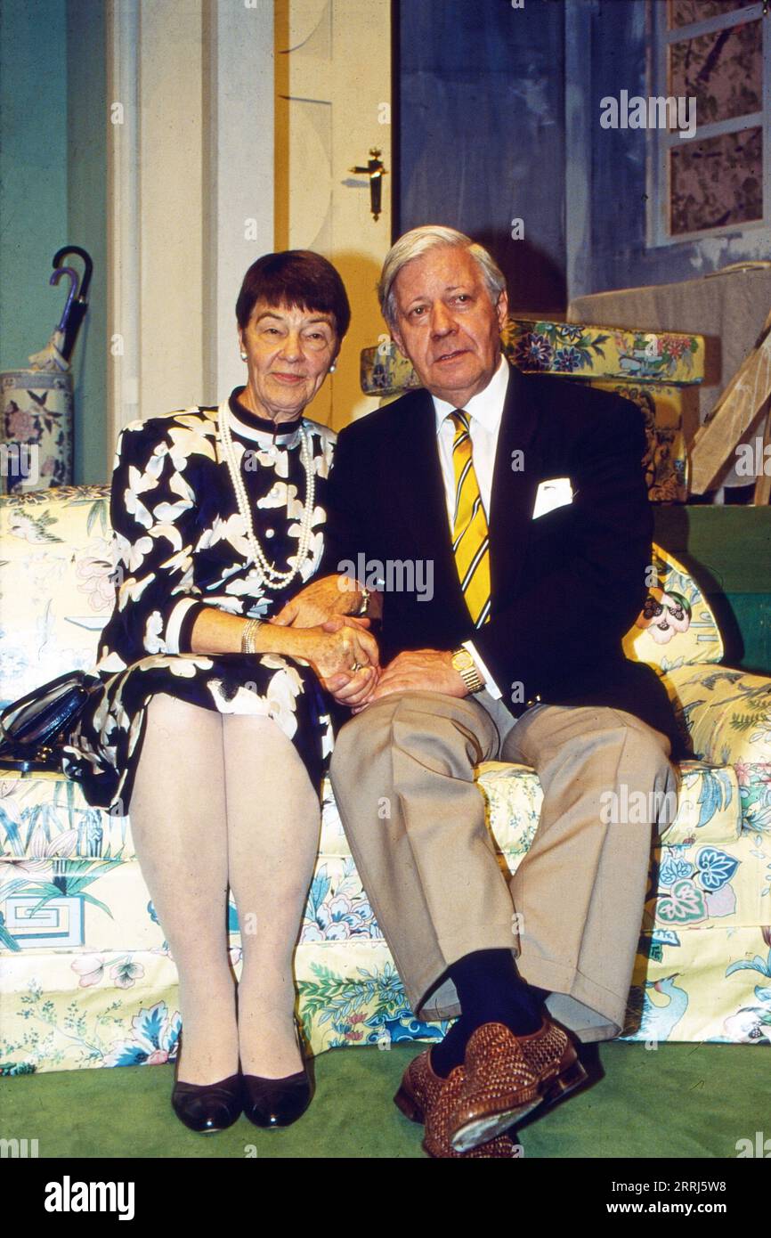 Ex Bundeskanzler Helmut Schmidt und Ehefrau Loki Schmidt feiern Goldene ...